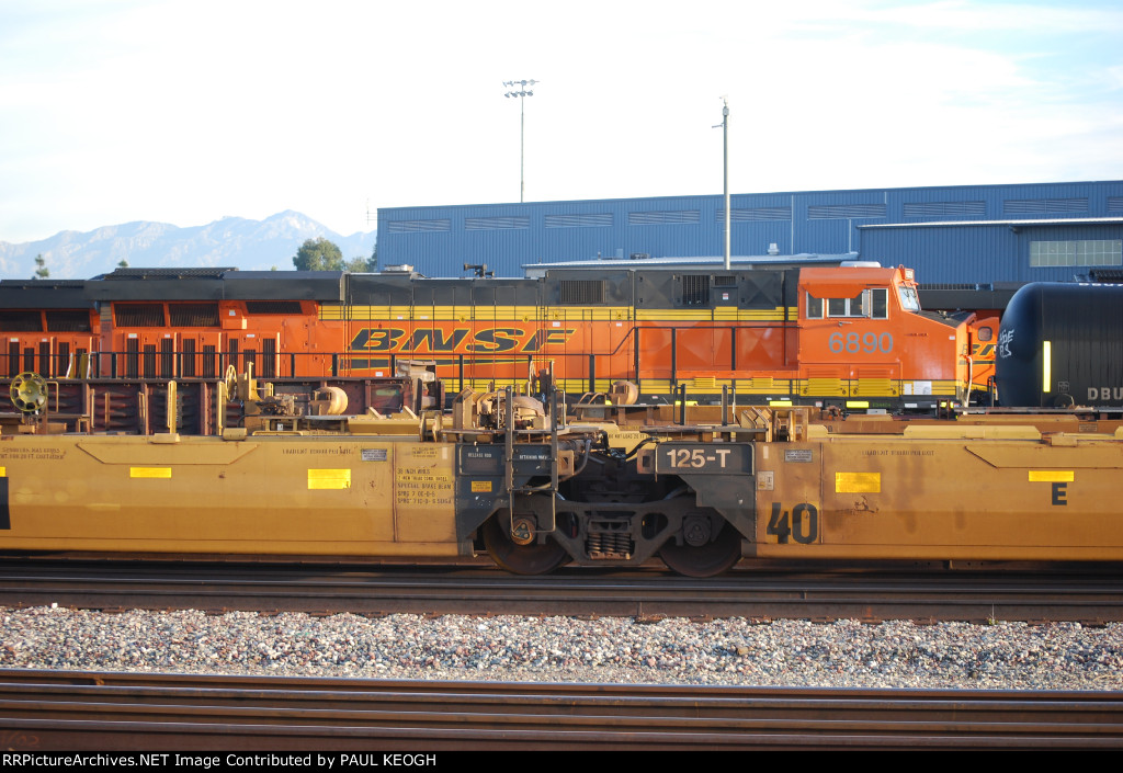 BNSF 6890 a Tier 3 ES44C4 waits patiently on the BNSF Commerce City Fuel Pits.